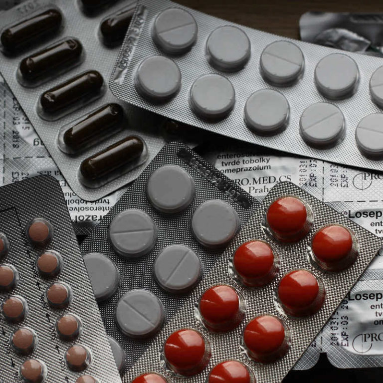 Shoulder Pain: Causes & Treatment | Liebscher & Bracht