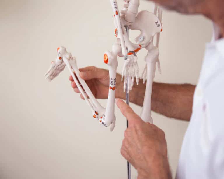 Bakerzyste: Ursache, Behandlung und die besten Übungen | Liebscher & Bracht