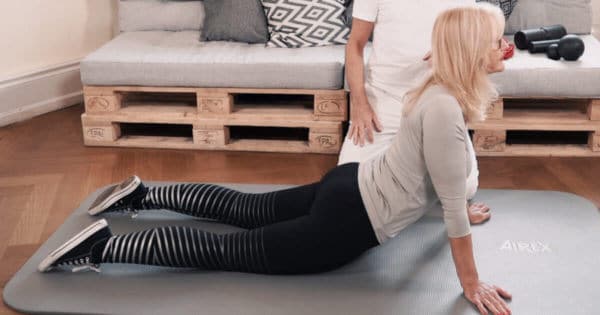 Hohlkreuz – Ursachen & Behandlung | Liebscher & Bracht